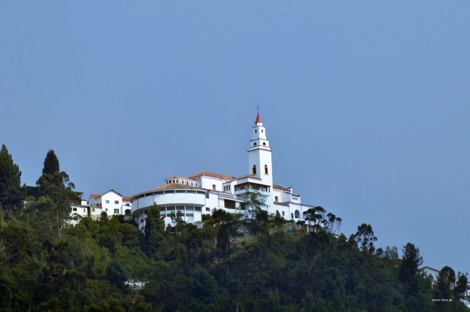 Monserrate inaugura el Mirador del Arte y las Letras, un escenario ...